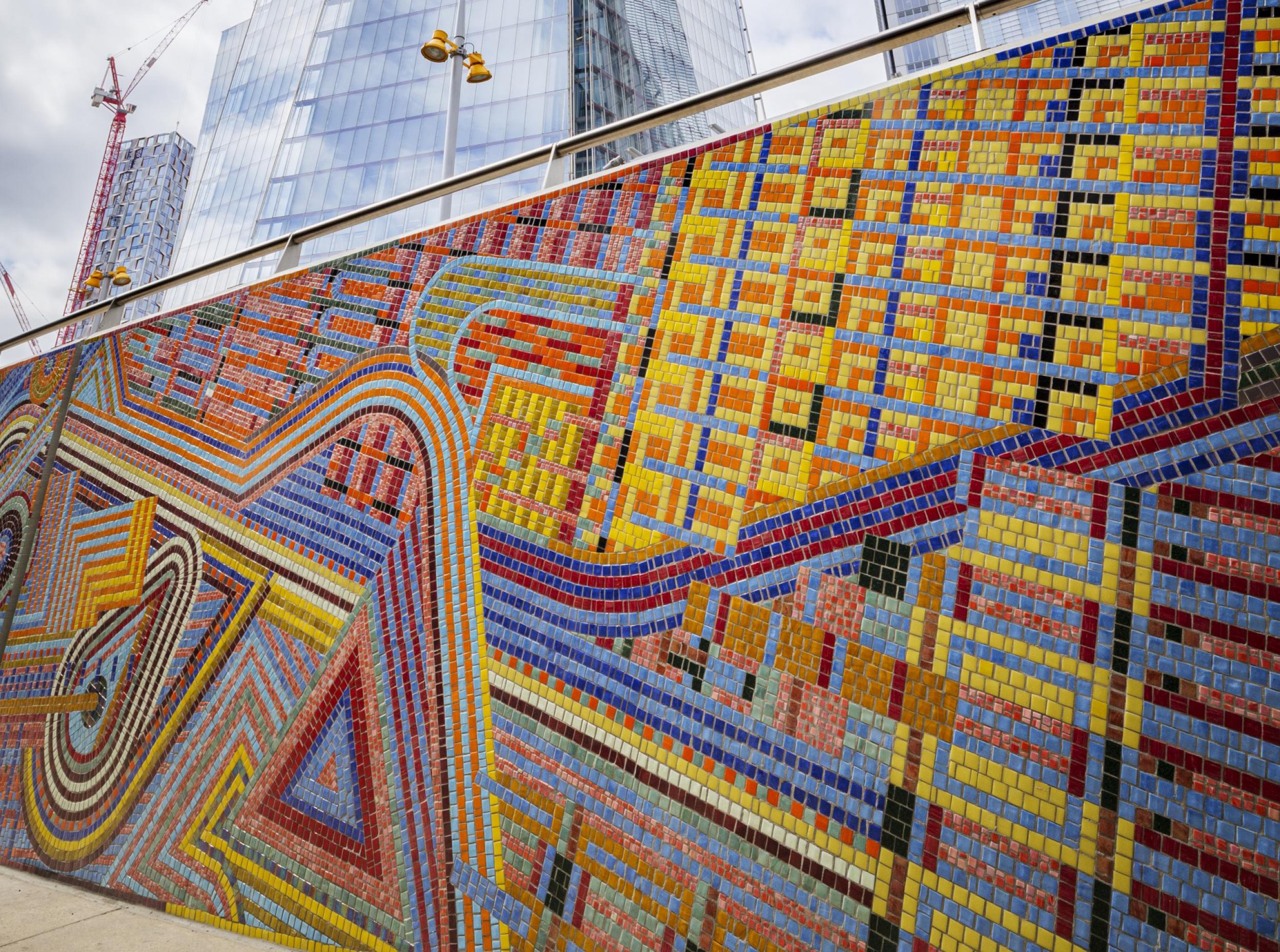 ArtDependence | 57m-Long Mosaic Mural unveiled at London Bridge Station
