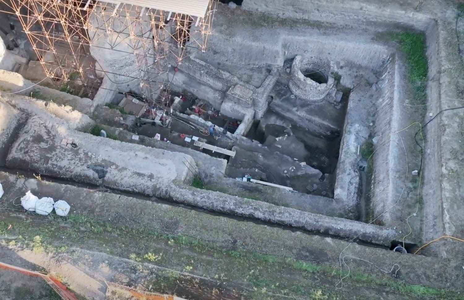 ArtDependence | Japanese Archaeologists may have found the Villa Where ...